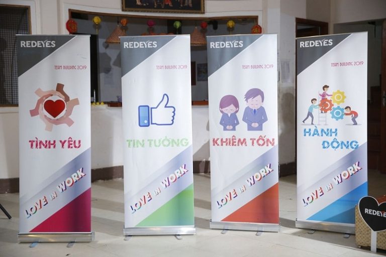 Thiết kế standee - Dịch vụ in ấn standee uy tín tại Hà Nội